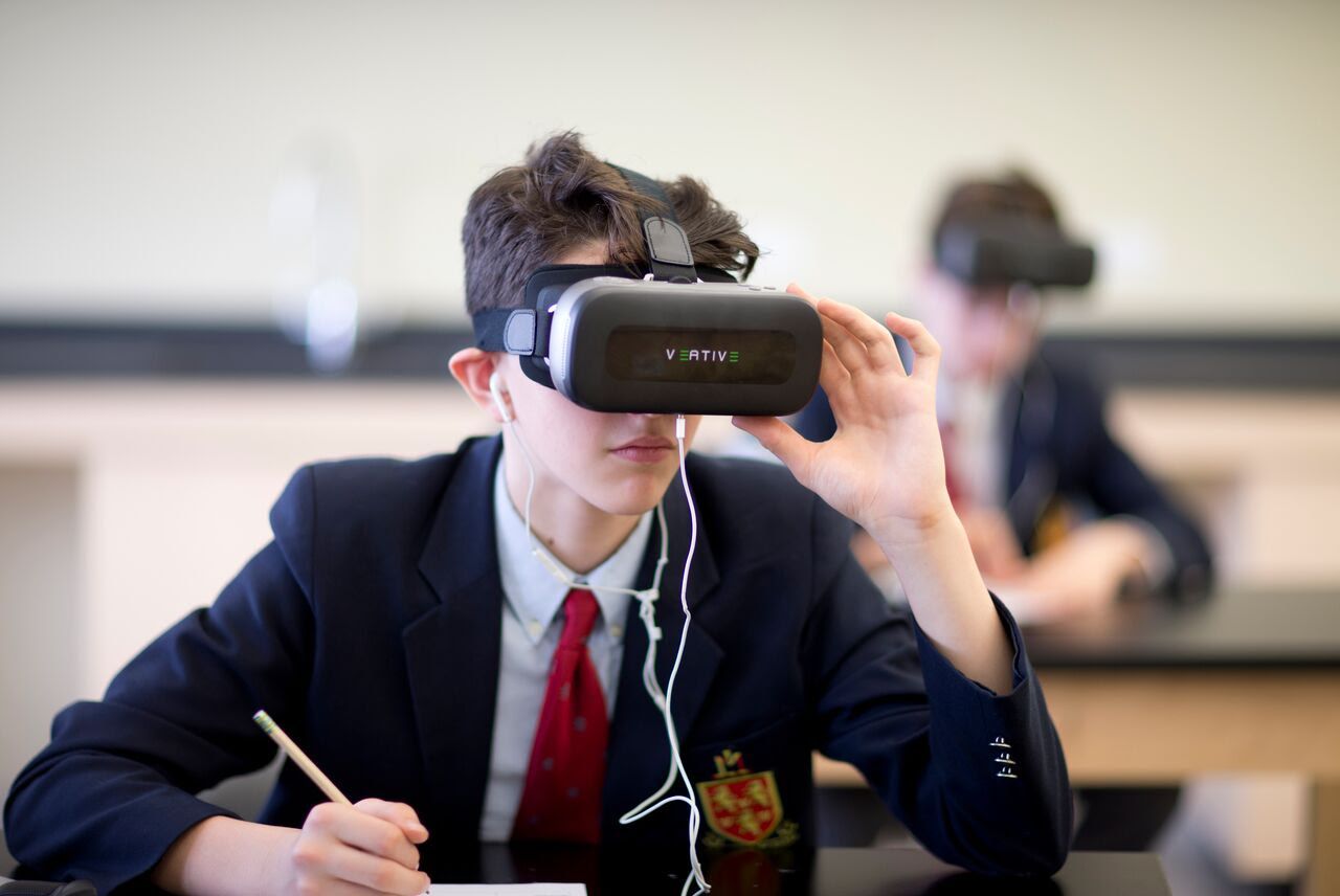 Virtual Reality in Education; A New Era of Learning Virtual Reality in Education; A New Era of Learning